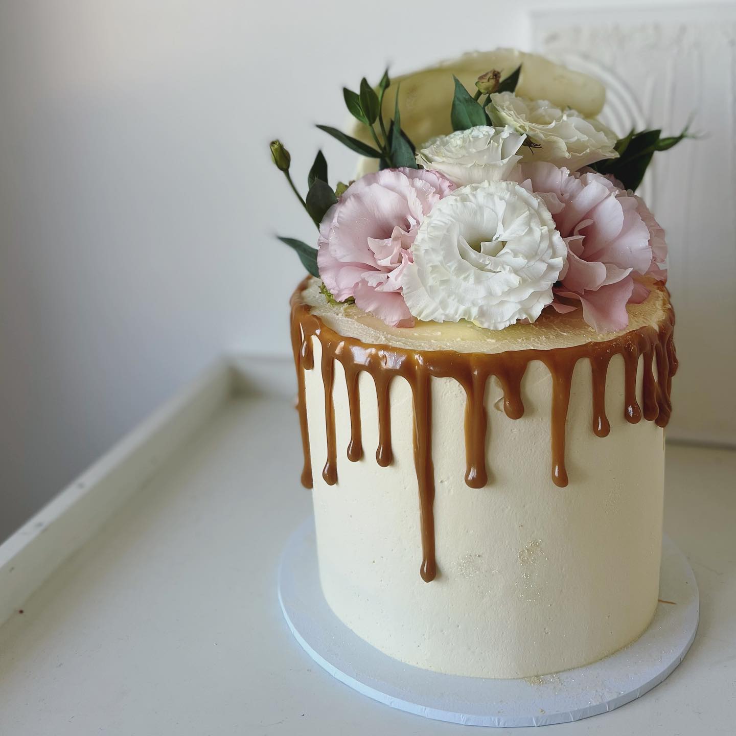 Custom Cakes – Doe & Co