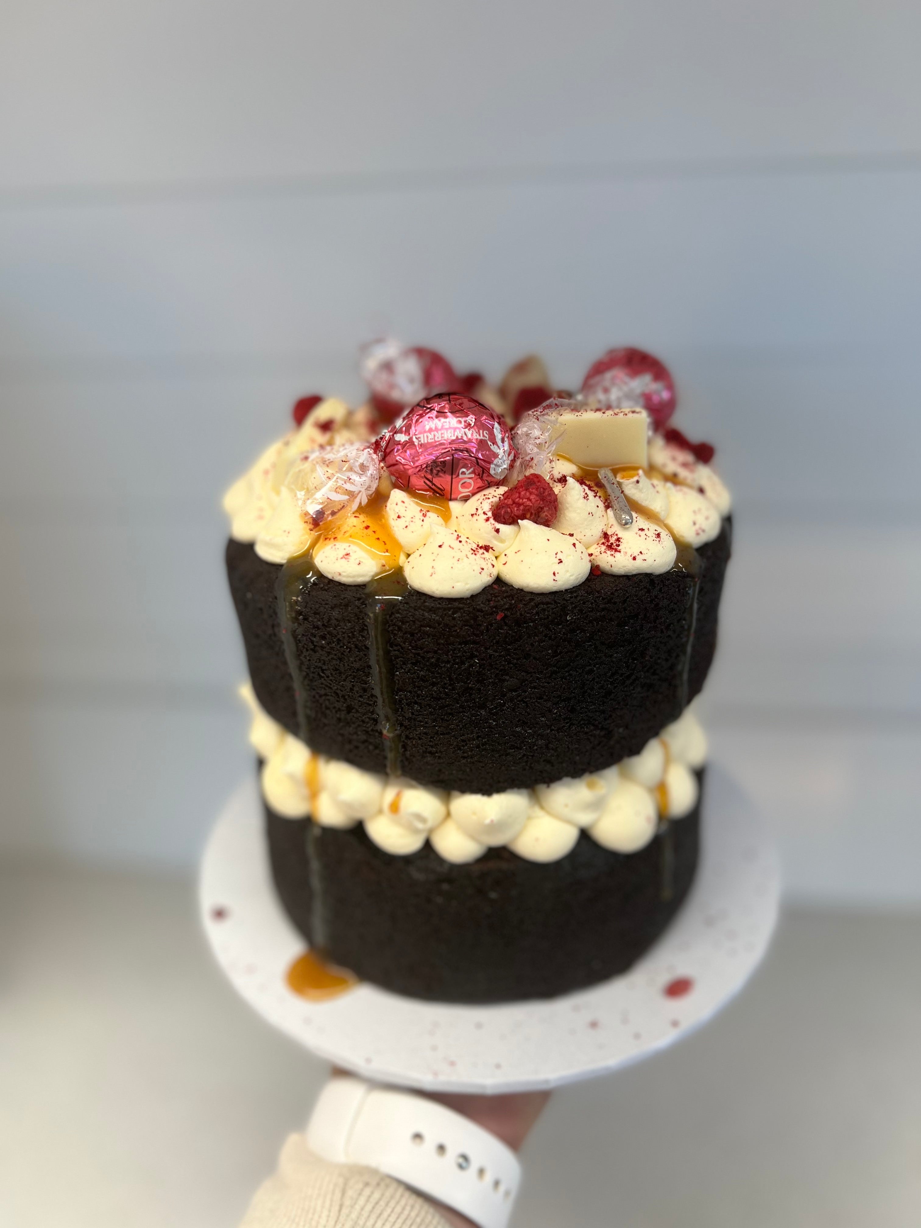 Custom Cakes – Doe & Co